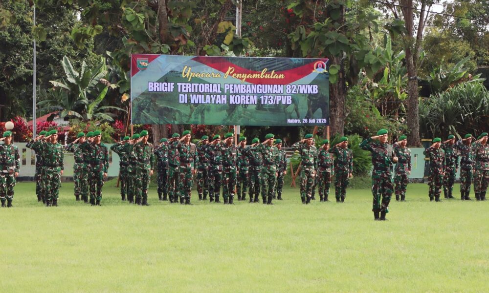 Upacara Penyambutan Korem 173/PVB atas Kedatangan Brigif TP 82/WKB di ...